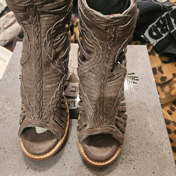 Freebird by Steven | Shoes | Nib Freebird By Steven Bela Stone Multi Heeled Sandals Natural ...